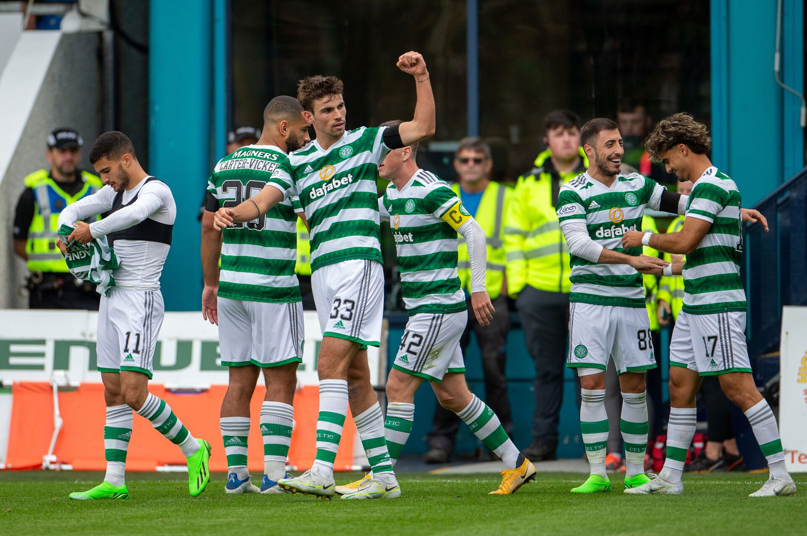 Video: Incredible Finish From Matt O’Riley Puts Celtic One Up | Latest ...