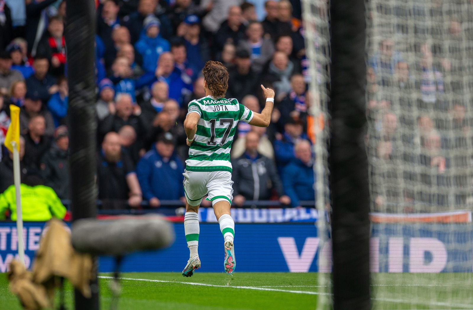 'Such A Waste'; Chris Sutton Blasts Jota Decision | Latest Celtic News