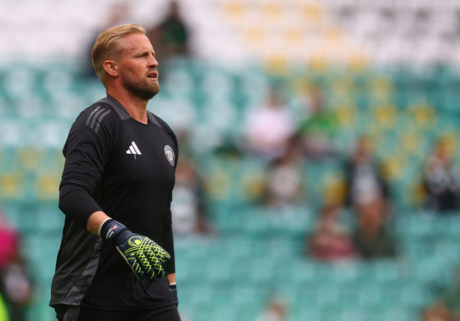Watch: Kasper Schmeichel’s Heart Warming Celtic Fan Gesture | Latest ...