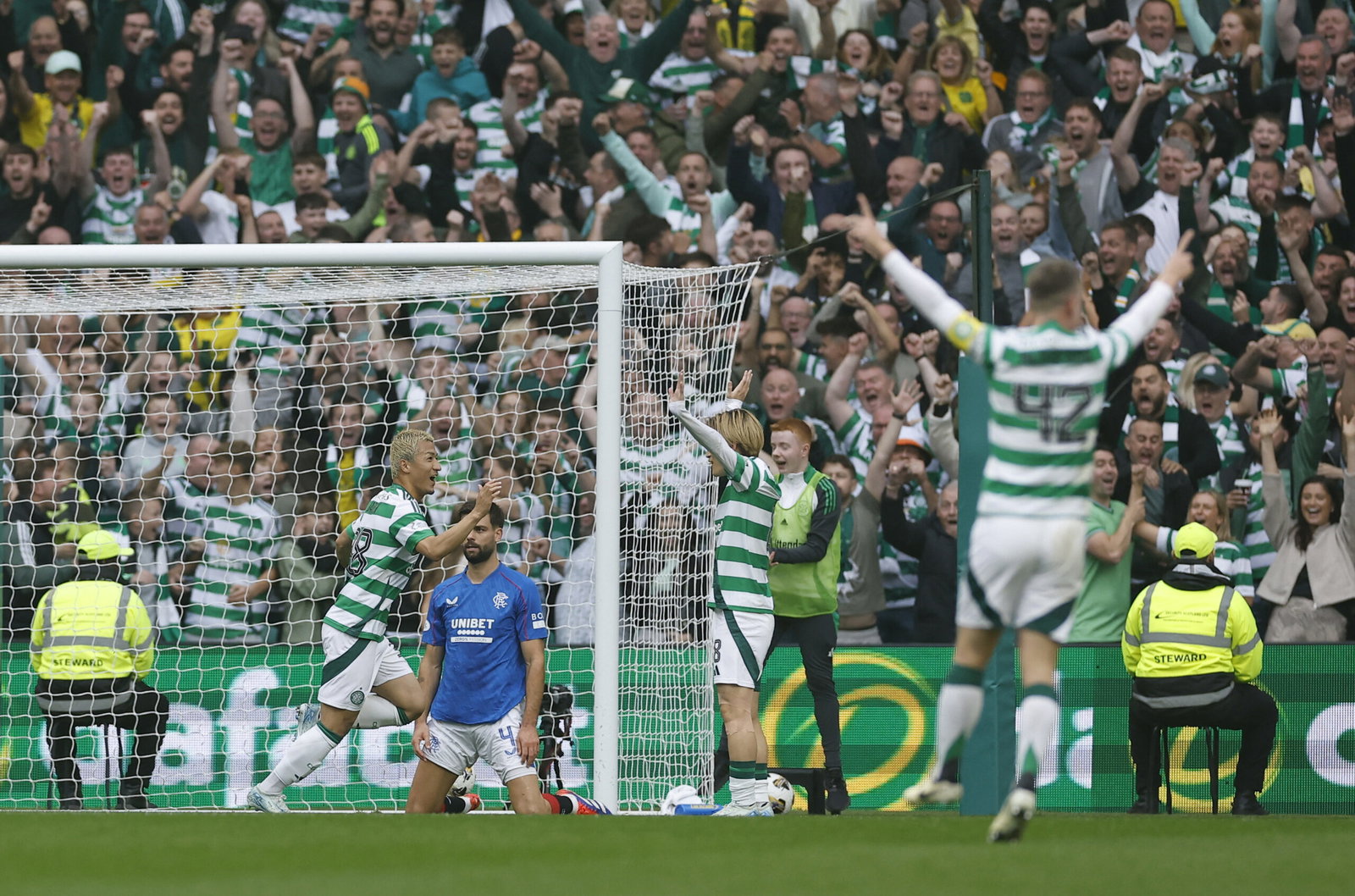 Rangers Coach Takes Swipe At Celtic | Latest Celtic News