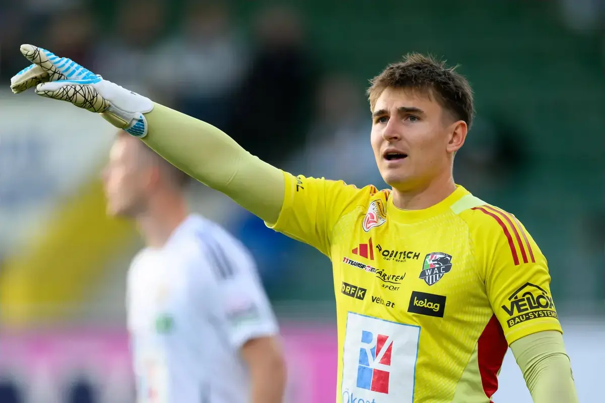 Celtic-Linked Goalkeeper ‘Interested’ In Summer Move | Latest Celtic News