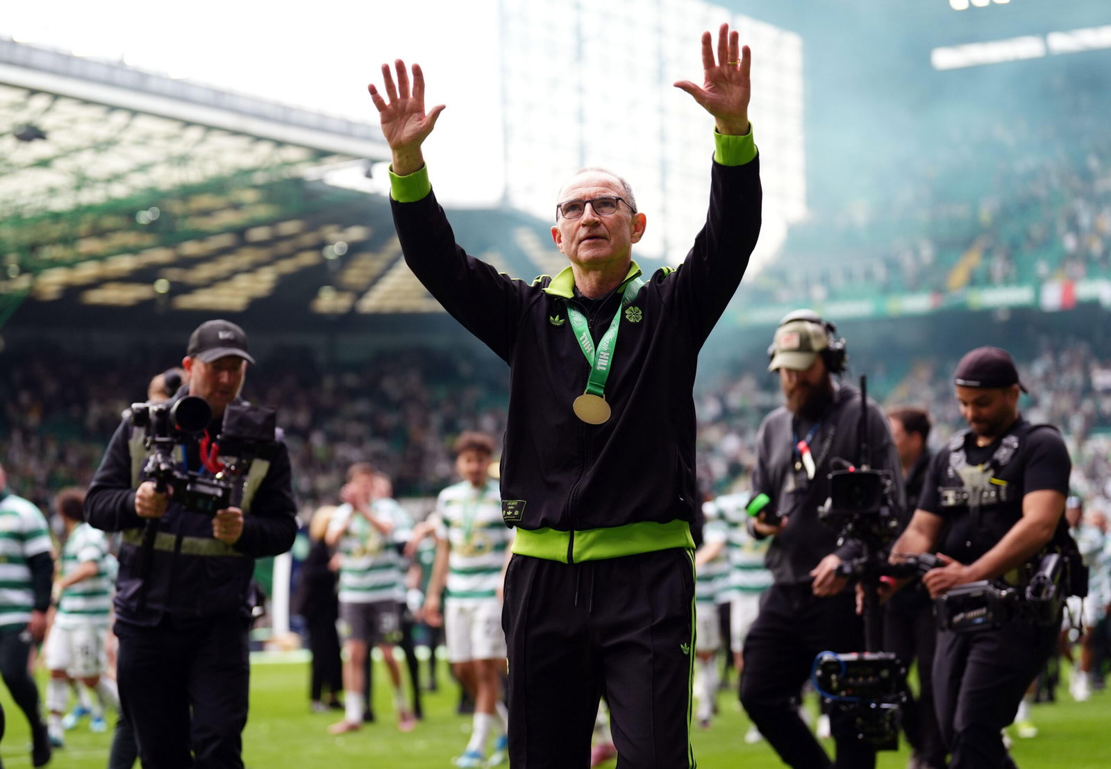 Incredible Unseen Celtic Dressing Room Moment After Title Win | Latest ...
