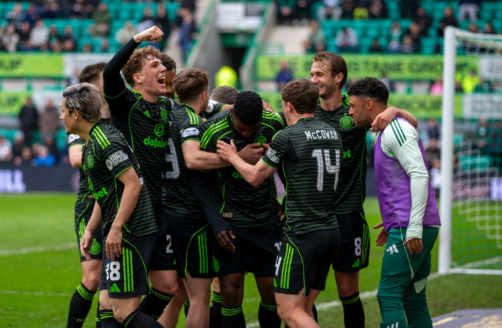 John Hartson Sends Celtic Title Warning | Latest Celtic News
